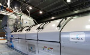 The world’s first large-scale engine powered exclusively by hydrogen ...